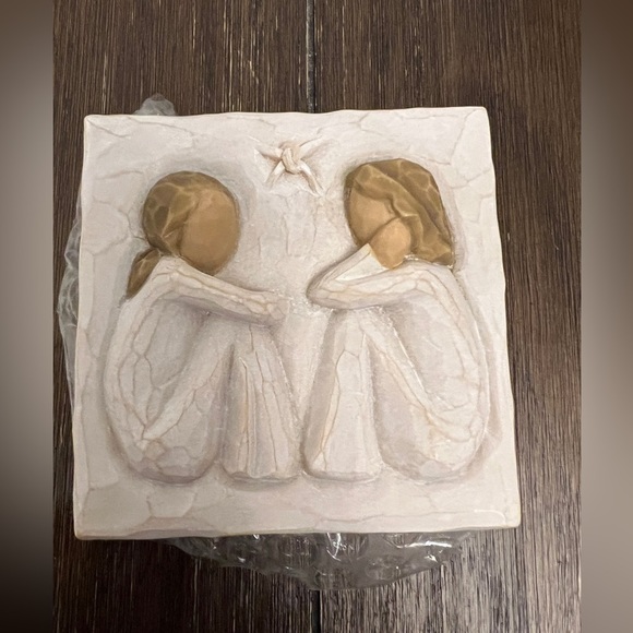 Willow Tree | Accents | Willow Tree Friendship Keepsake Box By Susan ...